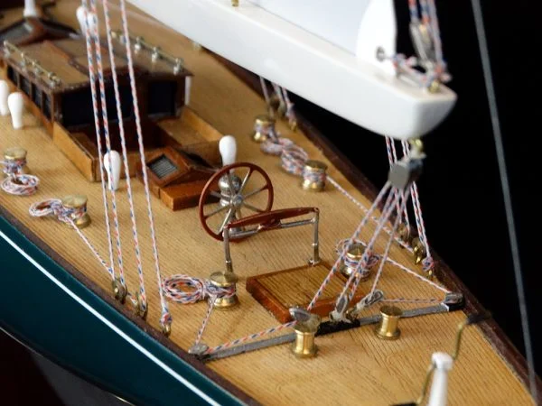 Shamrock V. 1930 - Seacraftclassics