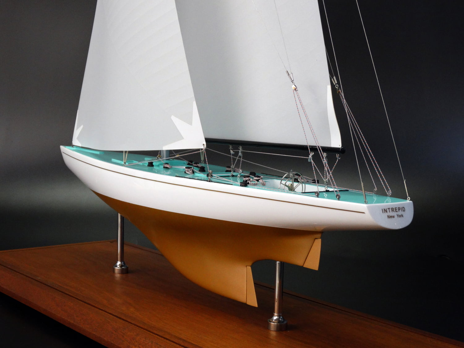 Intrepid 1967 - Seacraftclassics