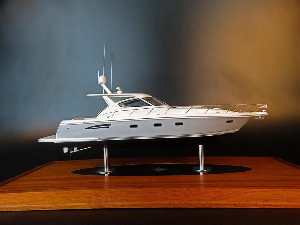 Tiara 52 Cruiser custom model - Seacraftclassics