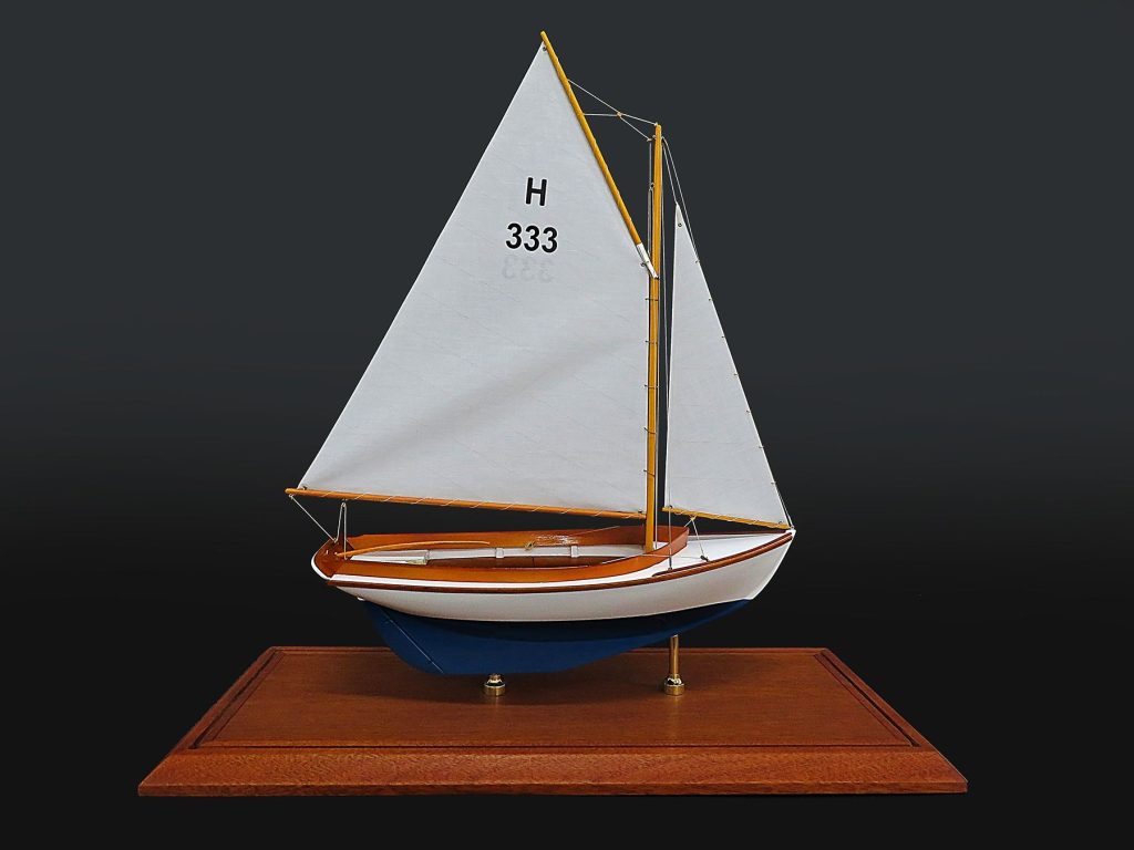 Herreshoff 12 1/2 customized ship model - Seacraftclassics