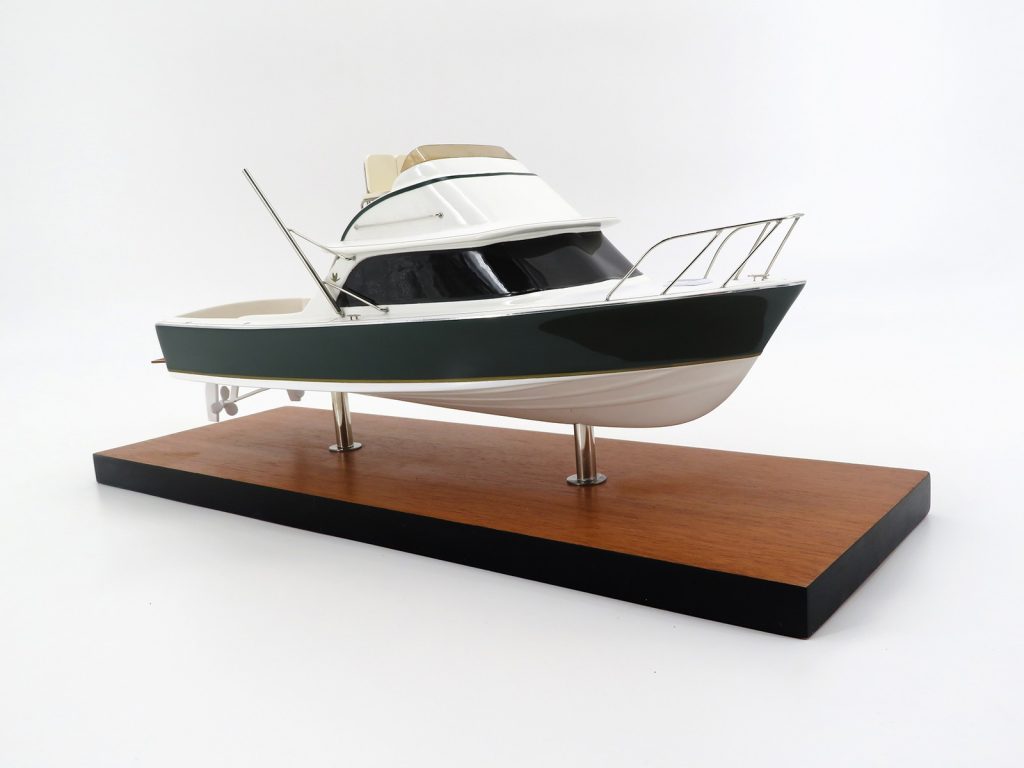 Bertram 31 custom desk model - Seacraftclassics