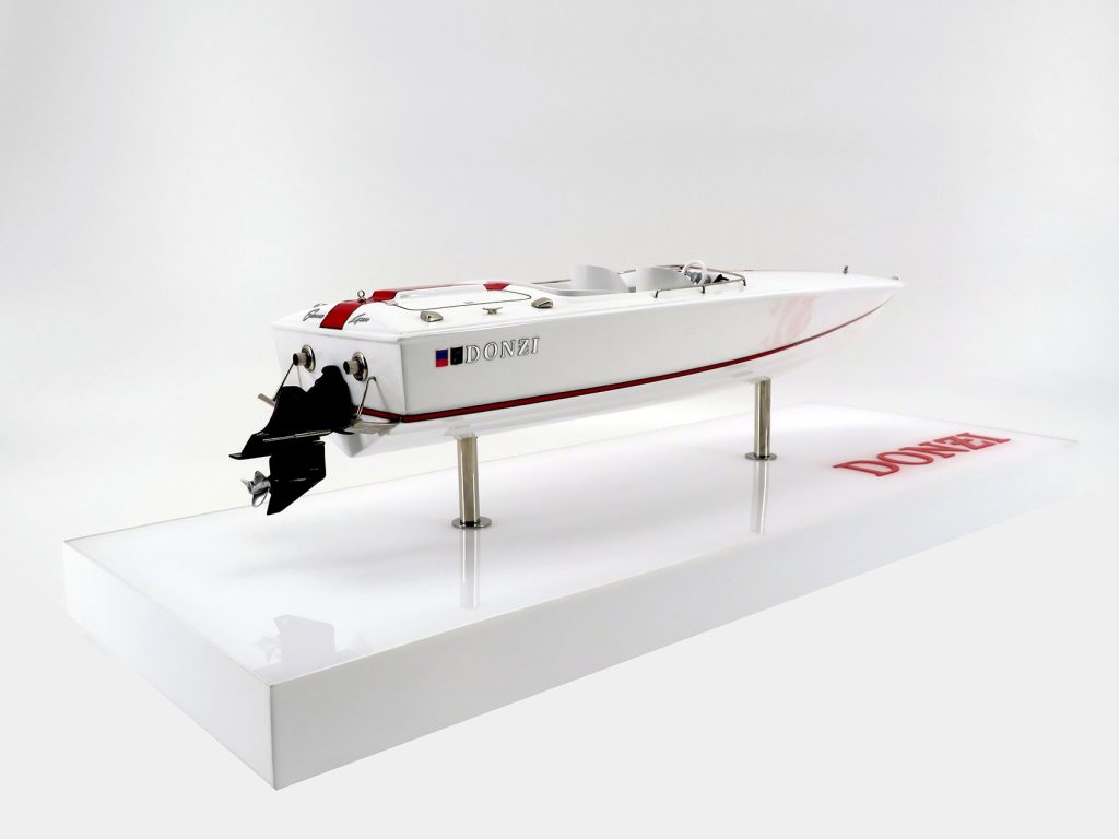 Donzi 18 custom boat model - Seacraftclassics