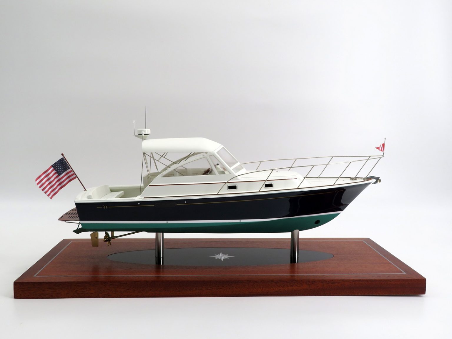 Hunt Surfhunter 33 custom model - Seacraftclassics