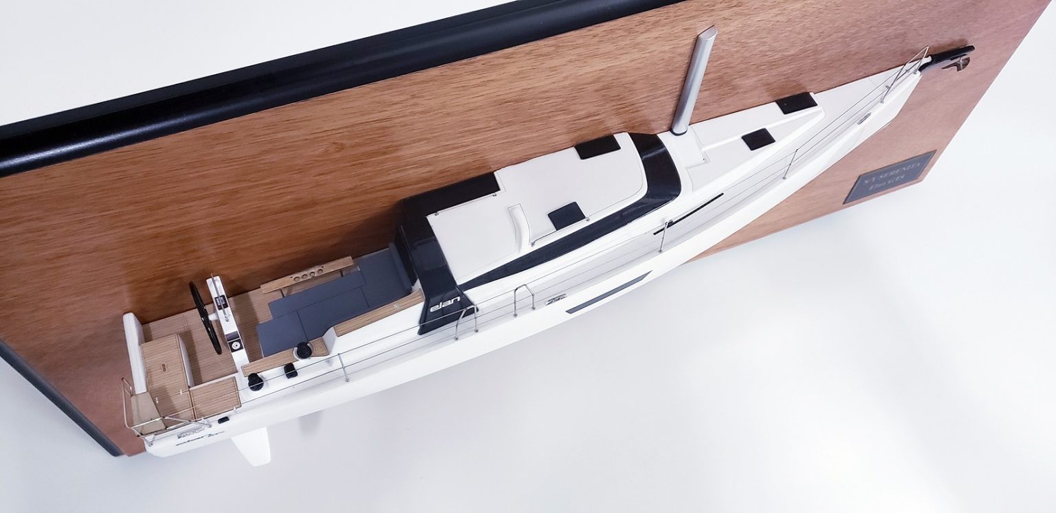 Elan GT5 custom half model - Seacraftclassics