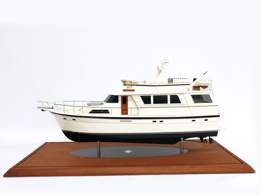 Hatteras 58 MY custom model - Seacraftclassics