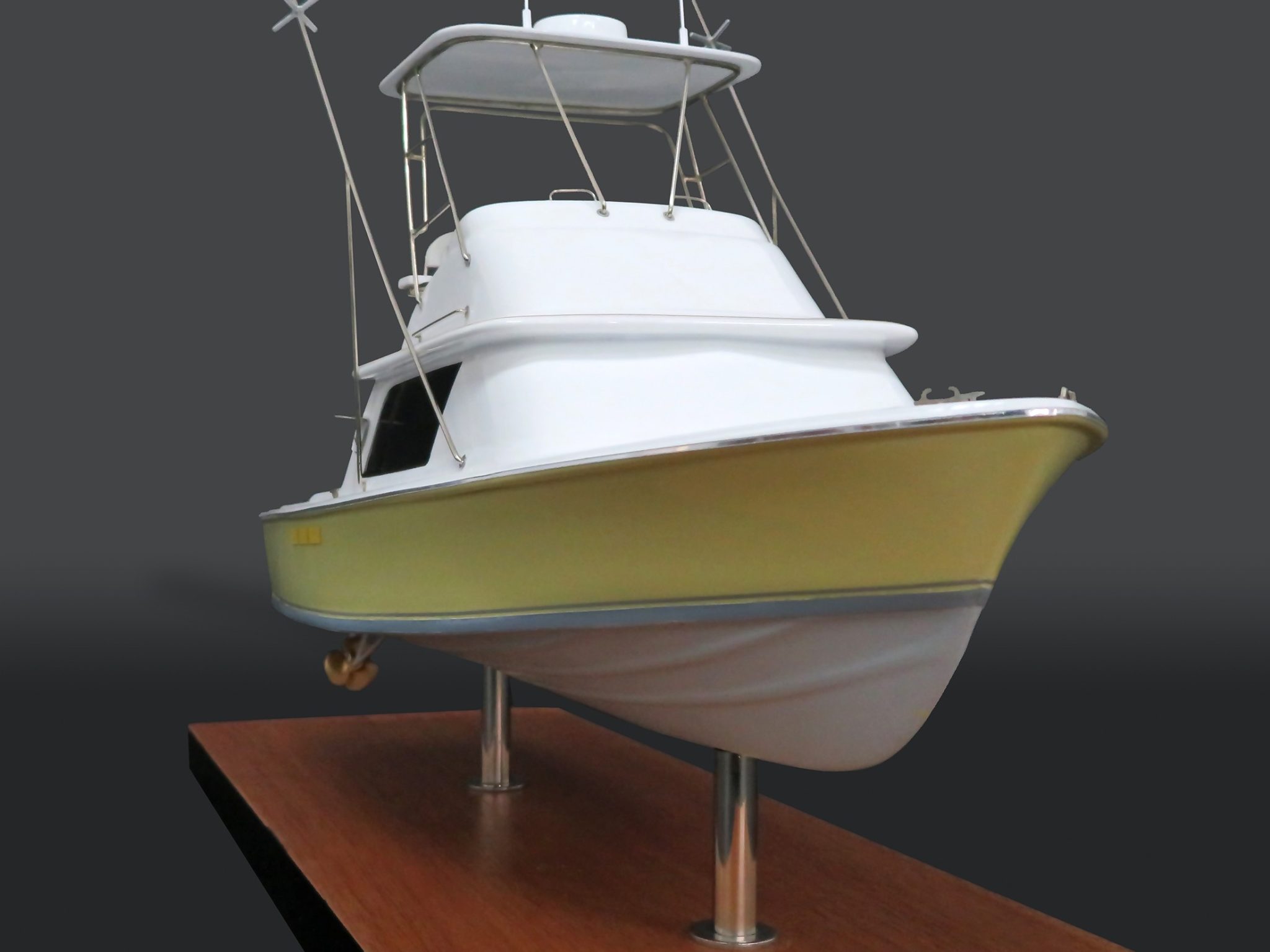 Bertram 31 custom desk model with tuna tower - Seacraftclassics