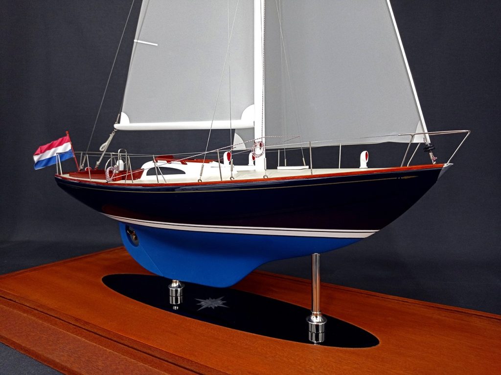 Medalist 33 custom sailboat - Seacraftclassics
